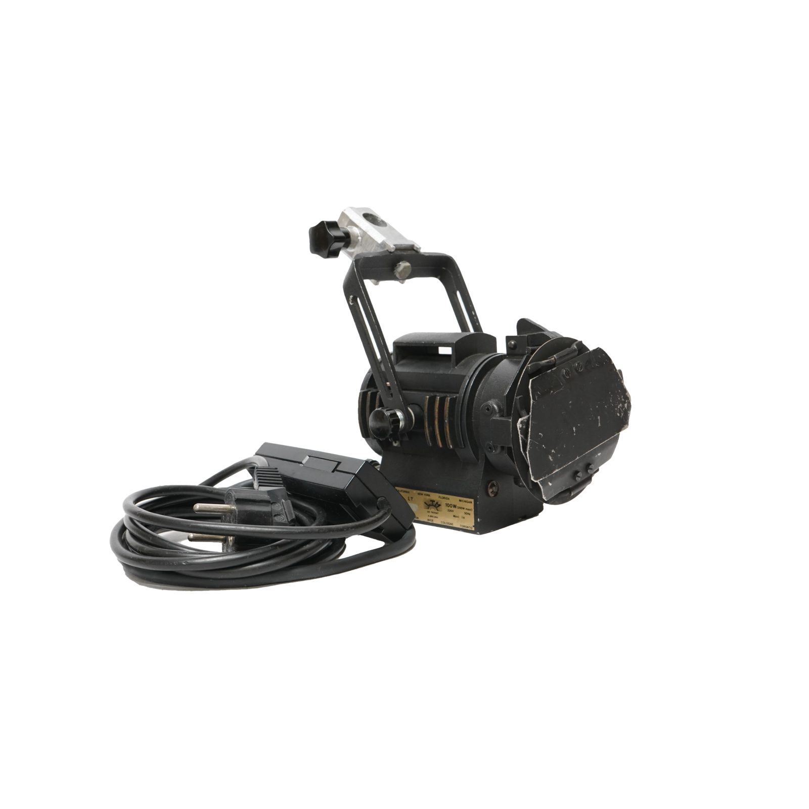 LTM Pepper 100 Watt Fresnel Tungsten Light – Cinevision-Solutions