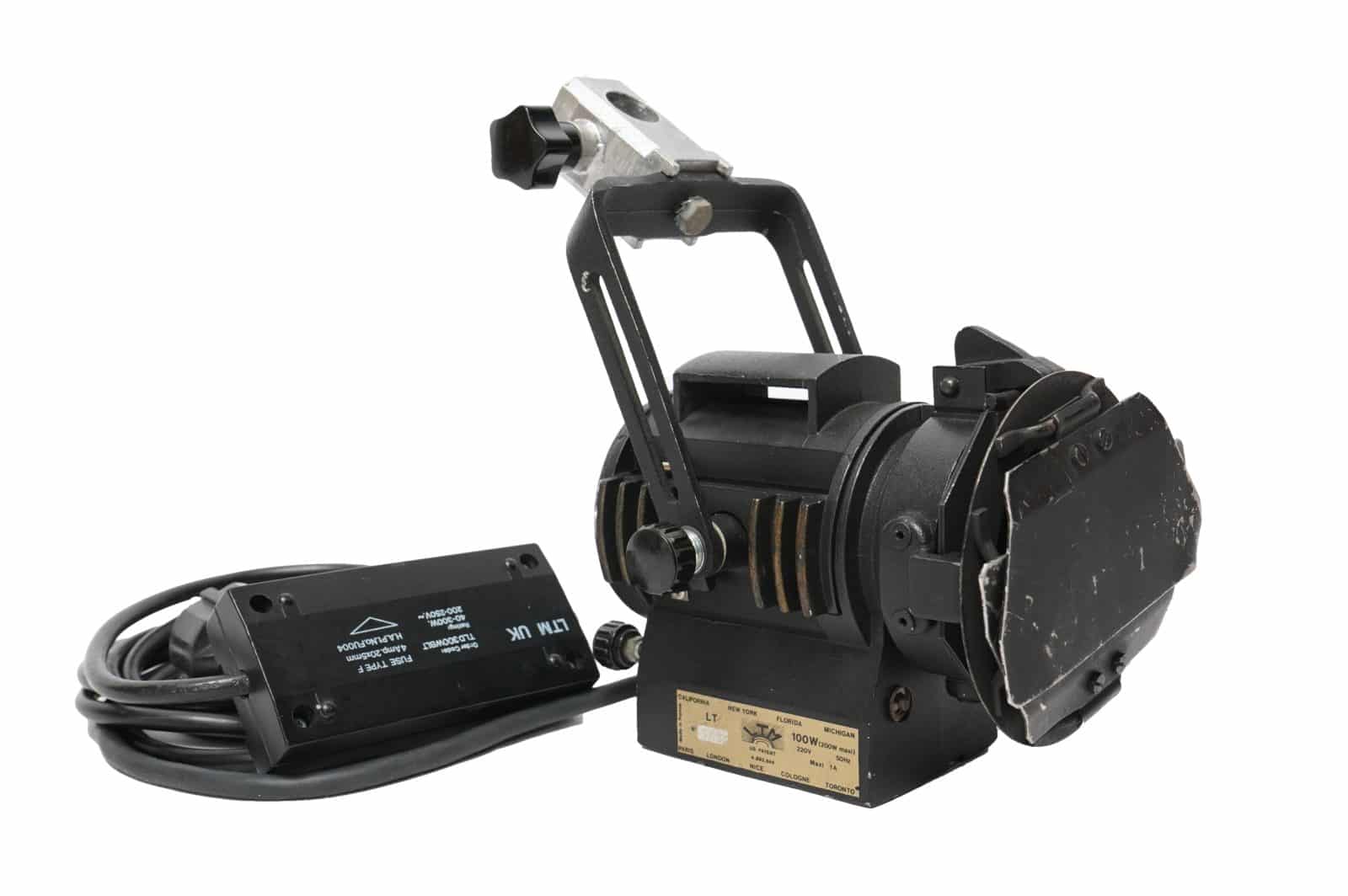 LTM Pepper 100 Watt Fresnel Tungsten Light – Cinevision-Solutions