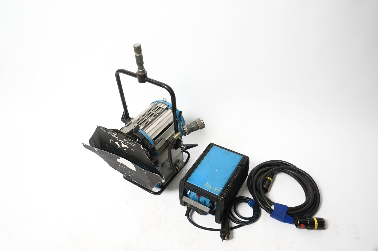Arri Compact HMI 1200 Watt Fresnel MAN. SET - Cinevision-Solutions
