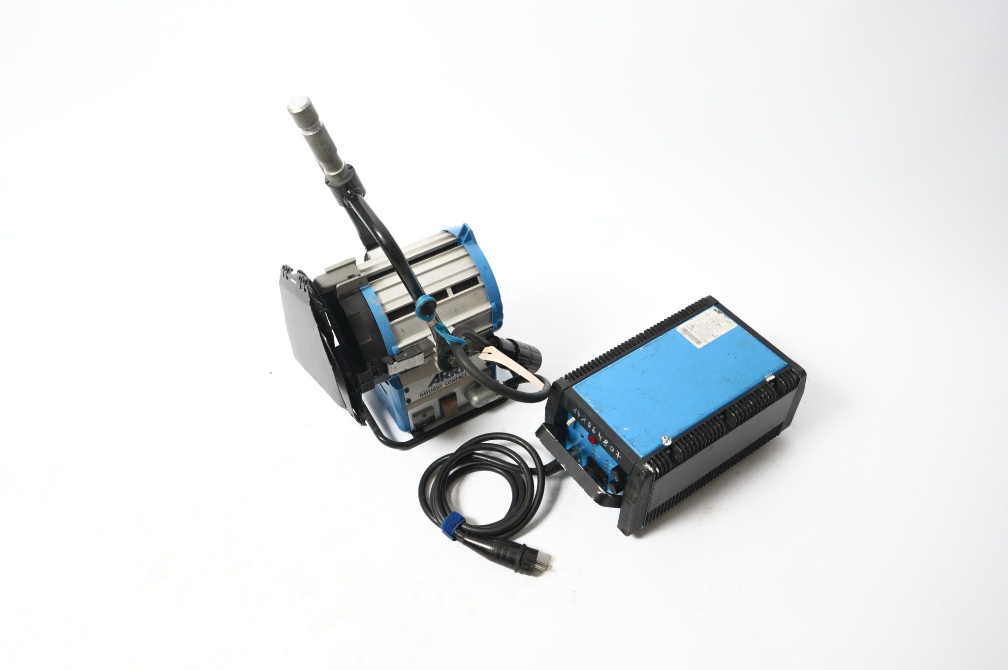 Arri Compact HMI 575 Watt Fresnel MAN. SET - Cinevision-Solutions