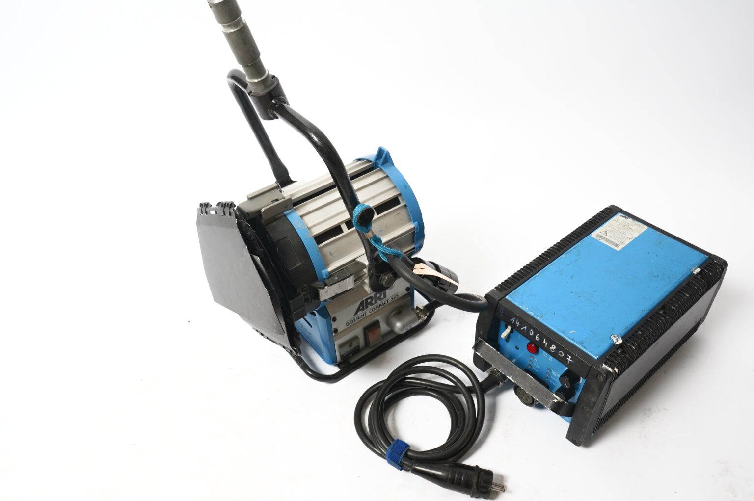 Arri Compact HMI 575 Watt Fresnel MAN. SET - Cinevision-Solutions